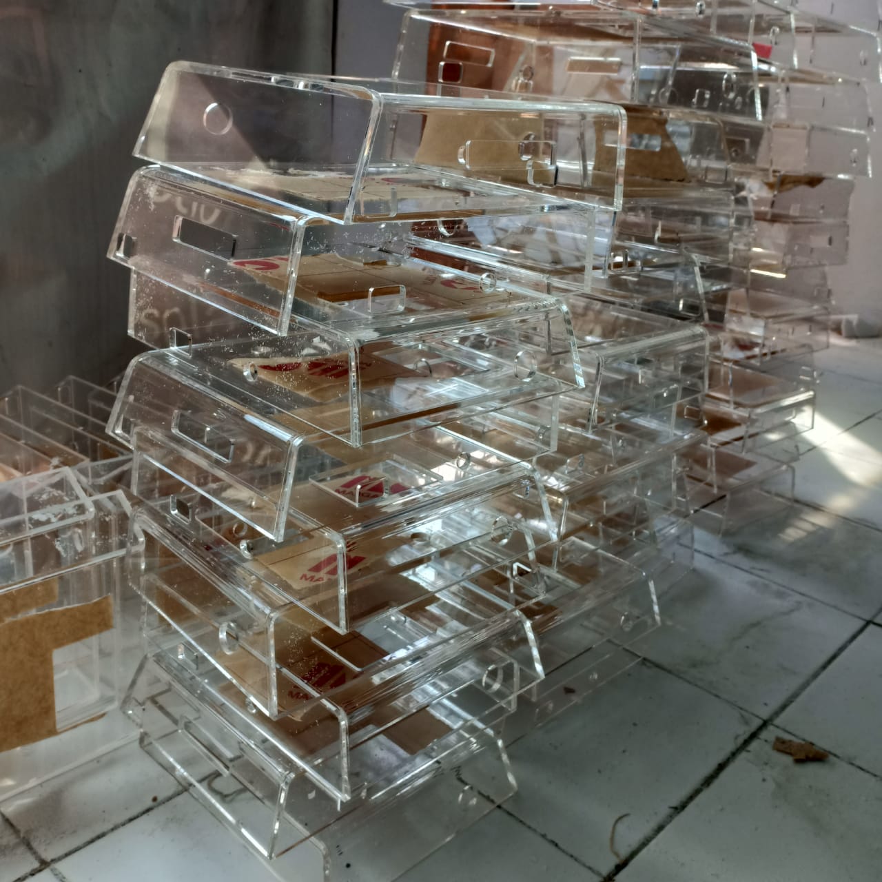 Custom Akrilik Display - Akrilik Display | Toko Akrilik | Custom Akrilik